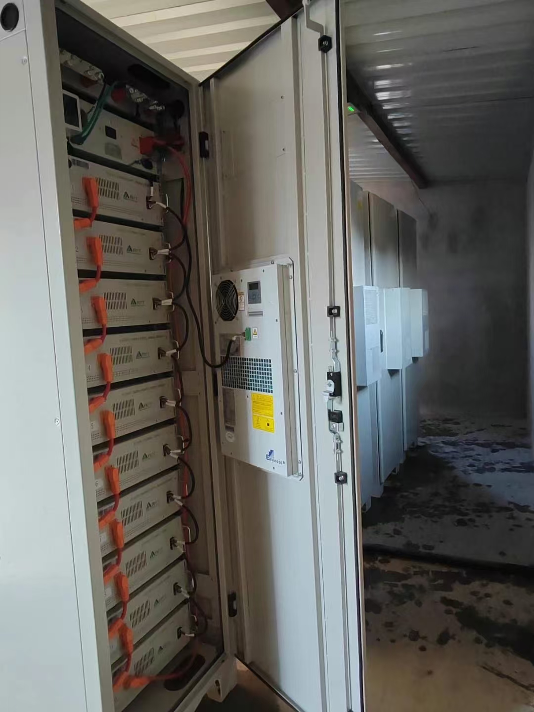 Battery storage & inverters | for stable & reliable renewable energy